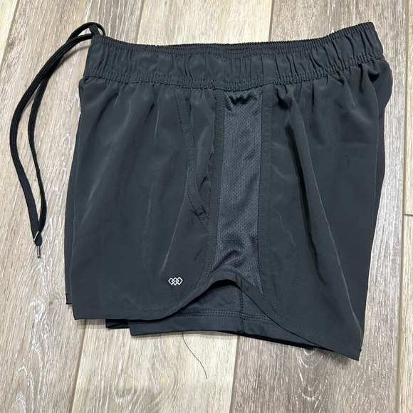 Leg 3 nd | Shorts | Active Shorts With Under Shorts And Two Pockets And ...